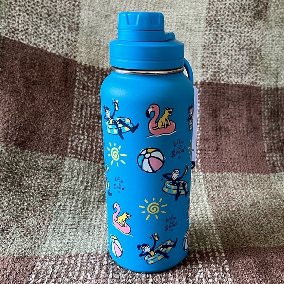 Life Is Good | Kitchen | Nwt 32 Oz Life Is Good Water Fun Insulated ...